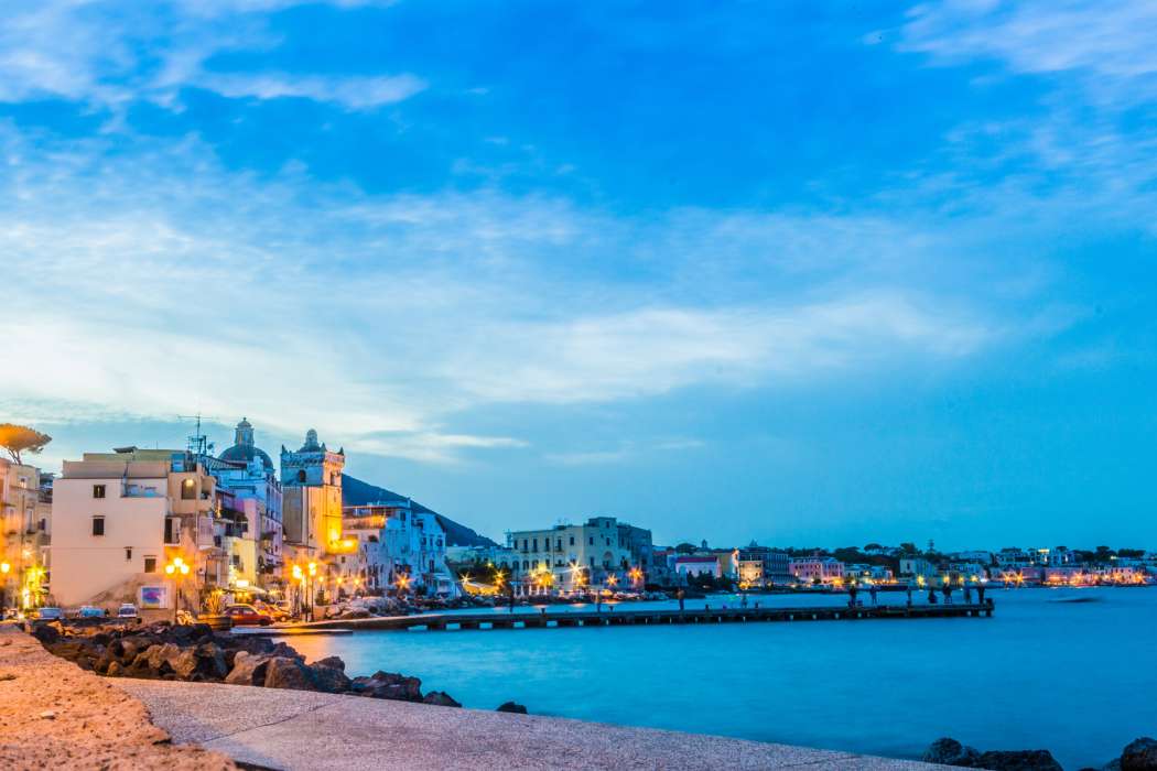 Bed and Breakfast Ischia Centro vicino al Mare - La Piazzetta